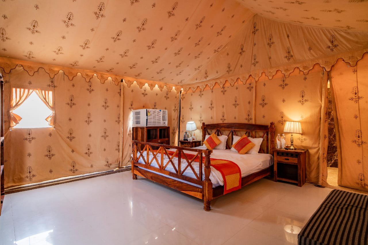 Deluxe Tent Stay in Jaisalmer | Deluxe Swiss tent Jaisalmer